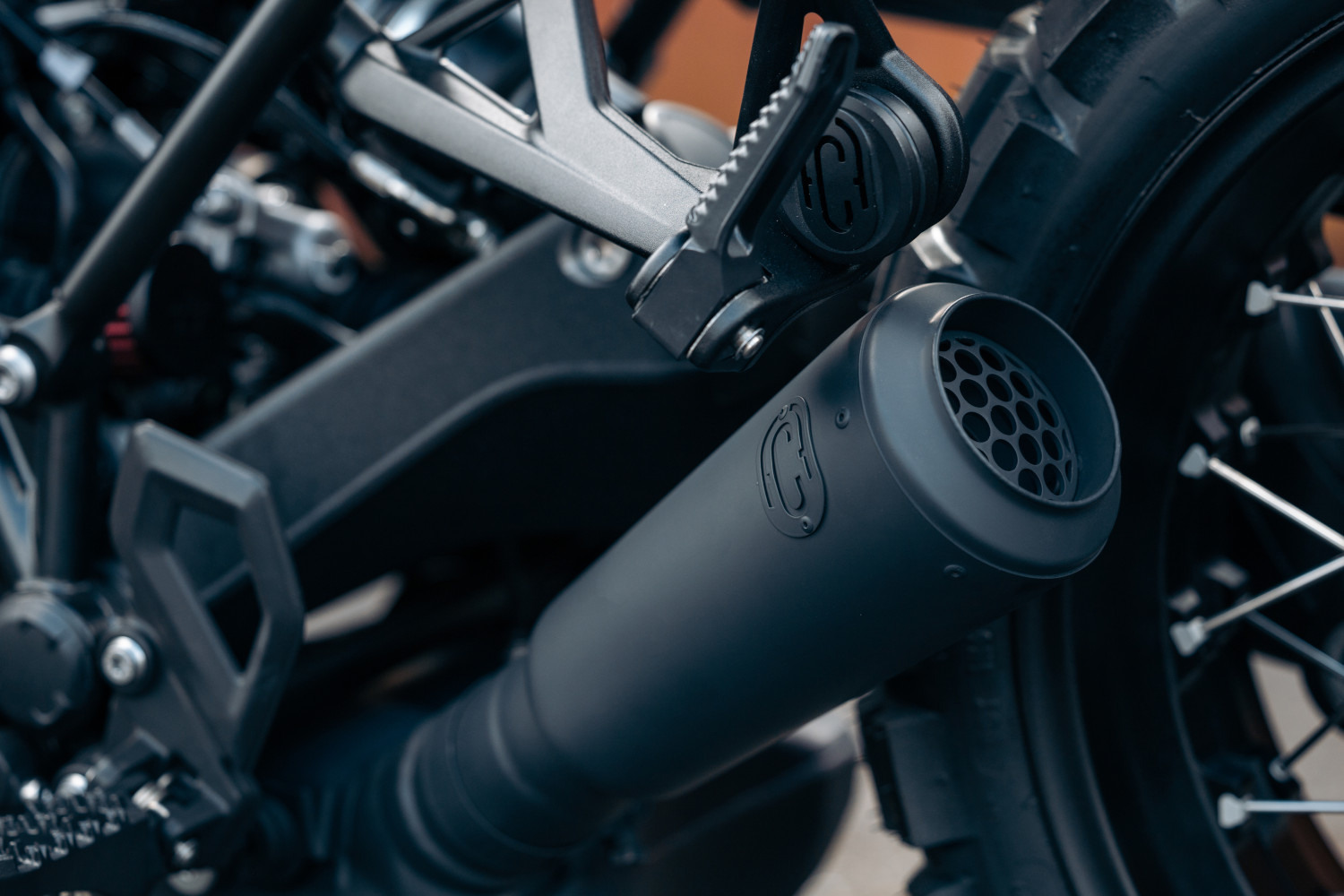 FCR Original's BMW R12 Classic Scrambler | Bike EXIF